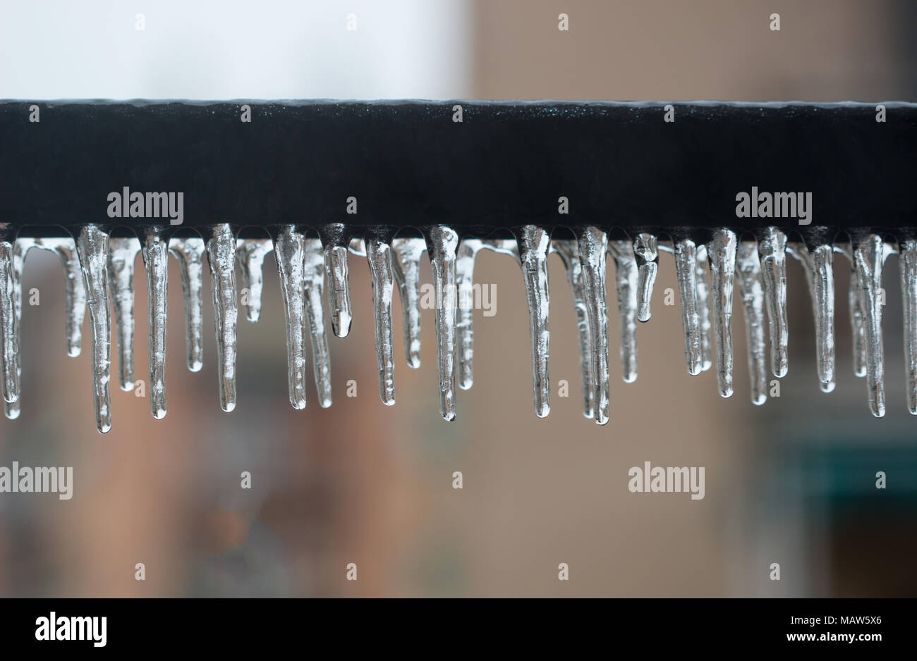 Ice cube house hi-res stock photography and images - Alamy