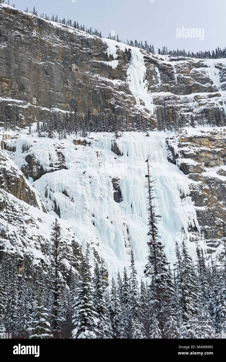 Beautiful snow cliff hi-res stock photography and images - Alamy