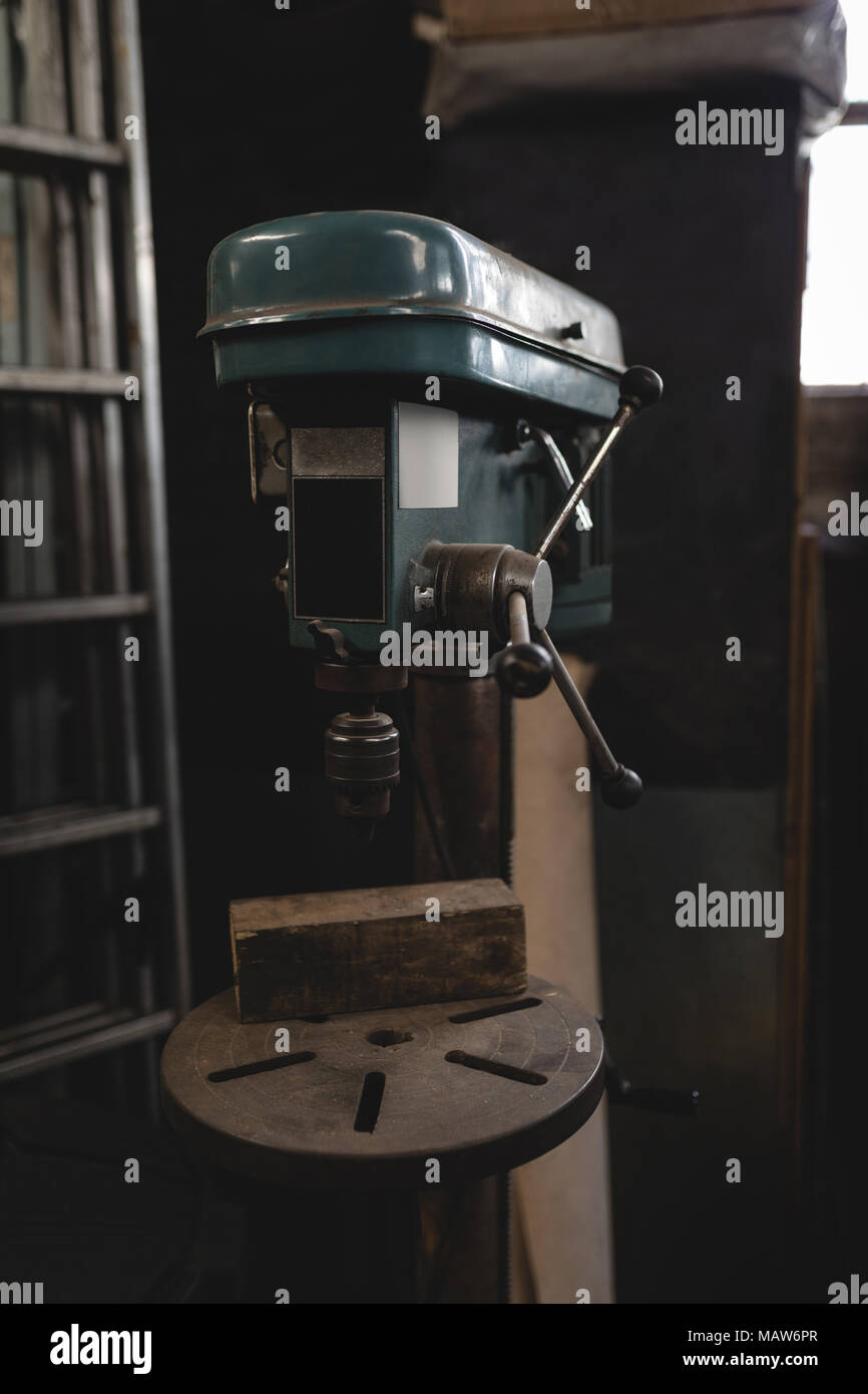 Drill press hi-res stock photography and images - Alamy