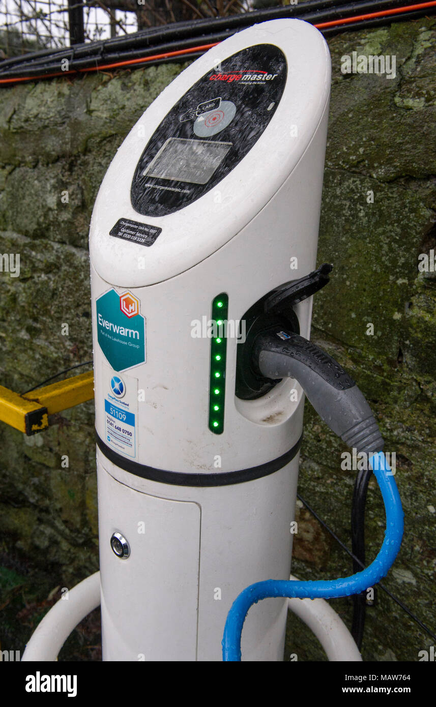 Electric vehicle charging station hi-res stock photography and images ...
