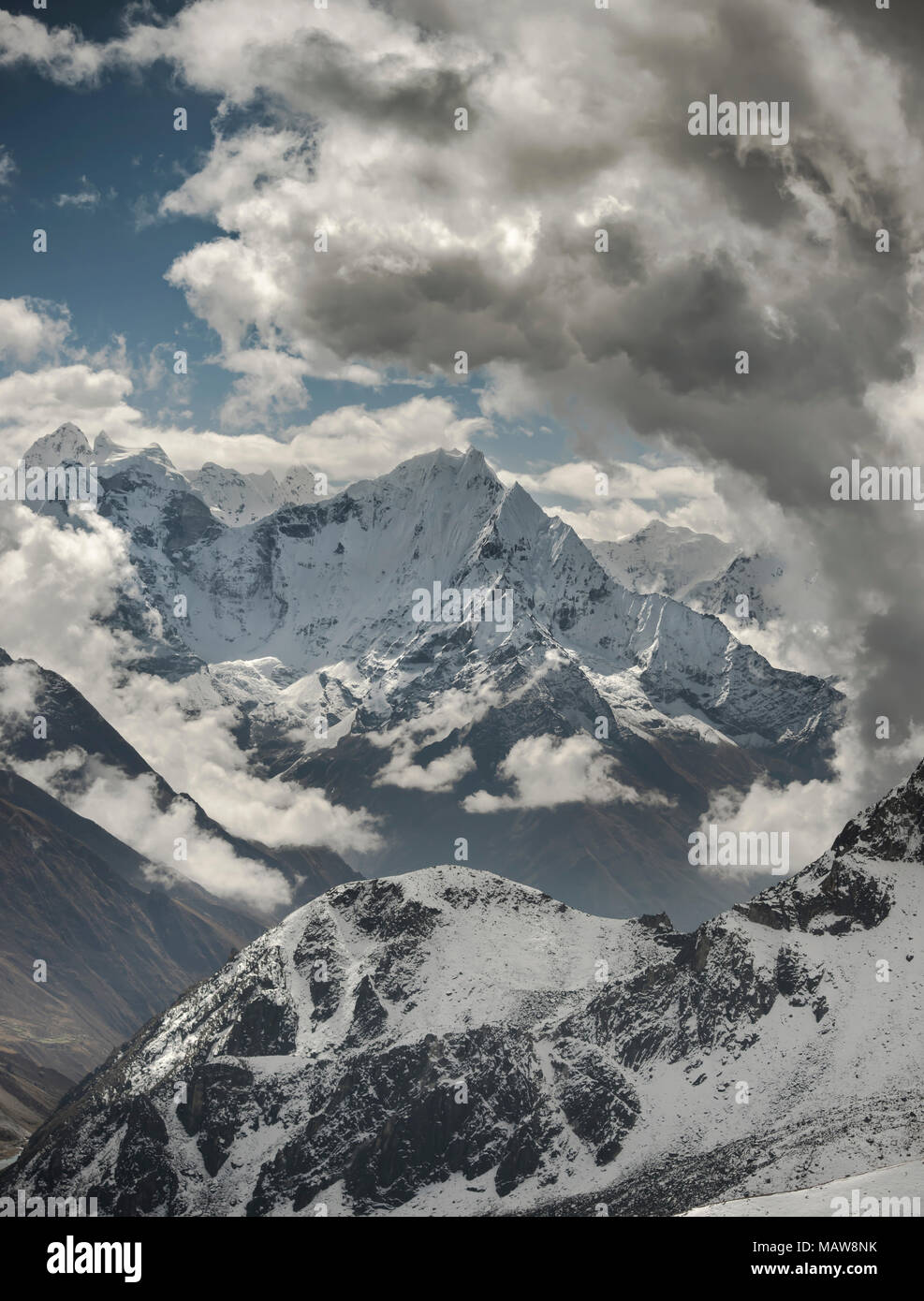 Thamserku summit from Gokyo ri peak in Himalayas, Nepal Stock Photo - Alamy