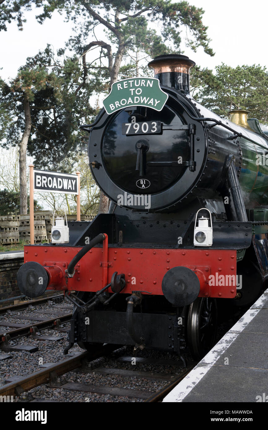 GWR Hall Class "Foremarke Hall" steam locomotive at Broadway station ...