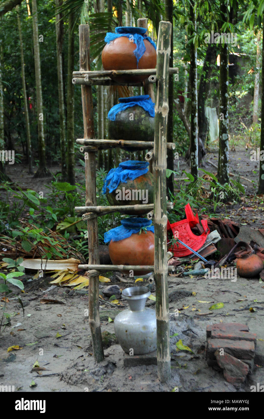 Bangladesh water filter hi-res stock photography and images - Alamy