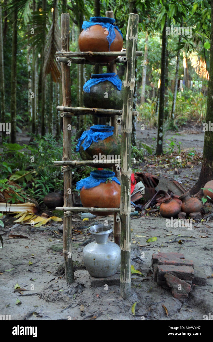 Bangladesh water filter hi-res stock photography and images - Alamy