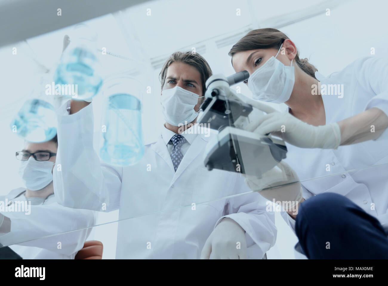 Lab environment hi-res stock photography and images - Alamy