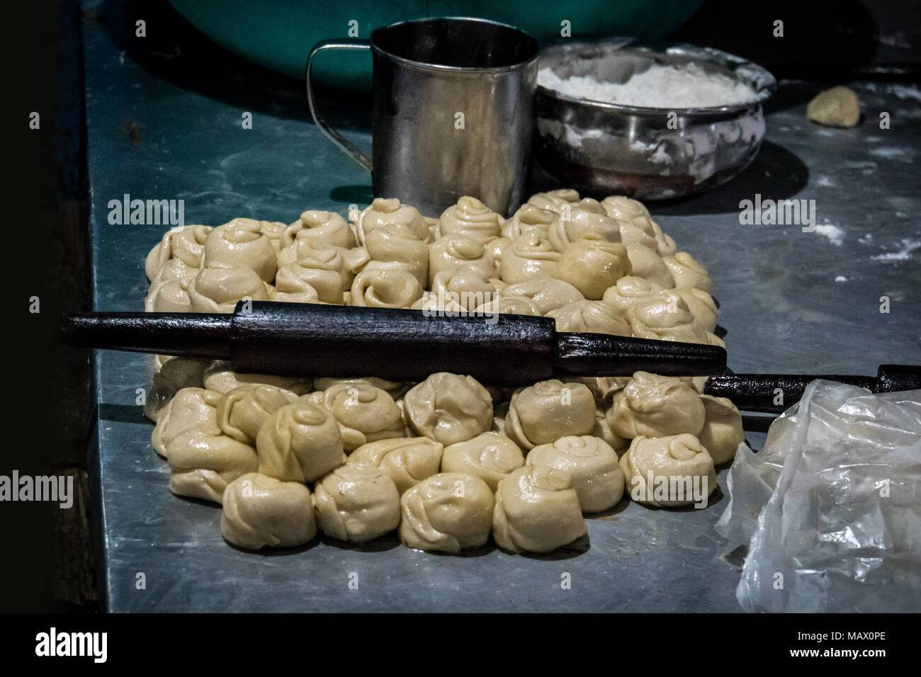 Making of Roti Canai, Roti cooking process, roti fried indian food ...