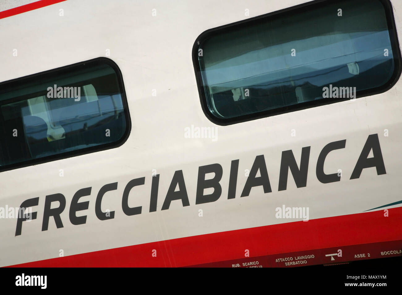 Italian railways ETR 460 Frecciabianca pendolino (tilting) high speed ...