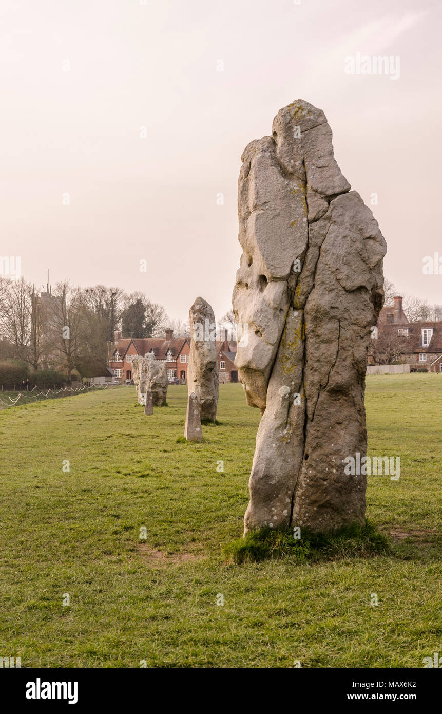 Avebury standing stones hi-res stock photography and images - Alamy
