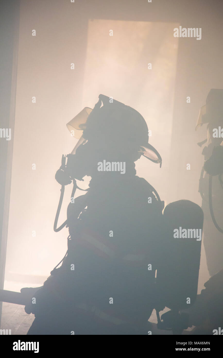 Structure fire hi-res stock photography and images - Alamy