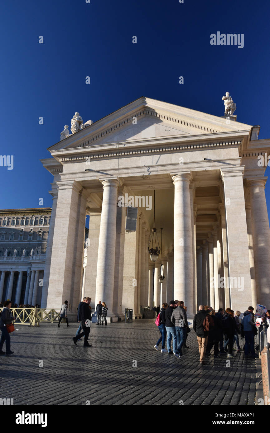 Lines of people form in St. Peter's Square to gain entry to St. Peter's ...