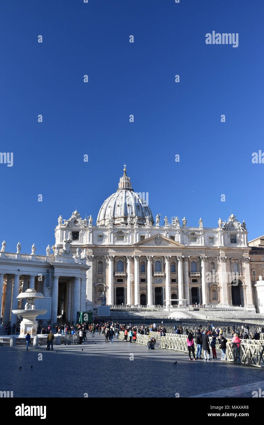 Lines of people form in St. Peter's Square to gain entry to St. Peter's ...