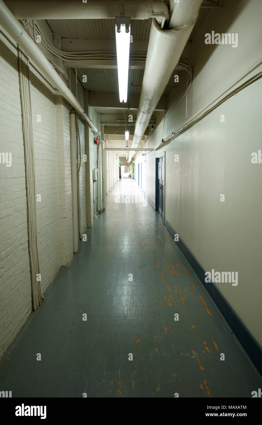 Office windows walkway corridor hi-res stock photography and images - Alamy
