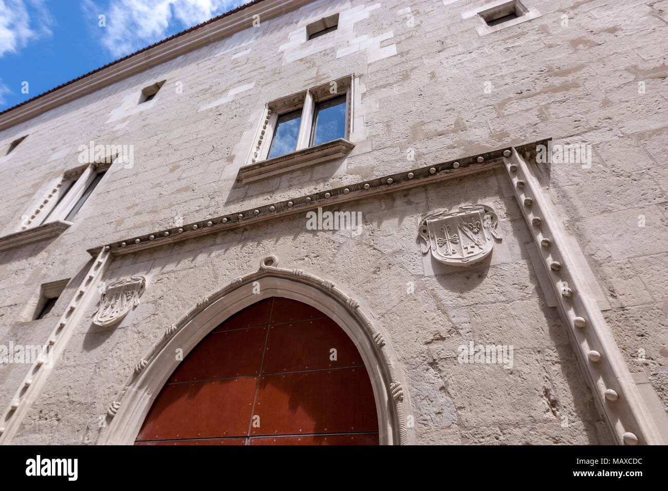 Cordon house hi-res stock photography and images - Alamy