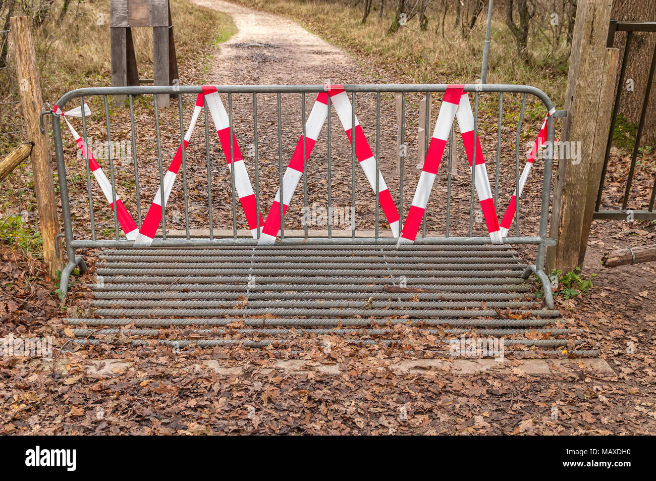 Path pathway barrier fence hi-res stock photography and images - Alamy