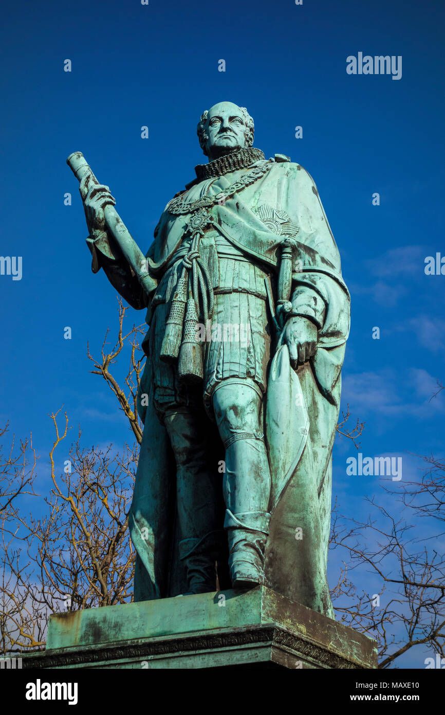 Statue of Field Marshall Frederick Duke of York (by Thomas Campbell ...