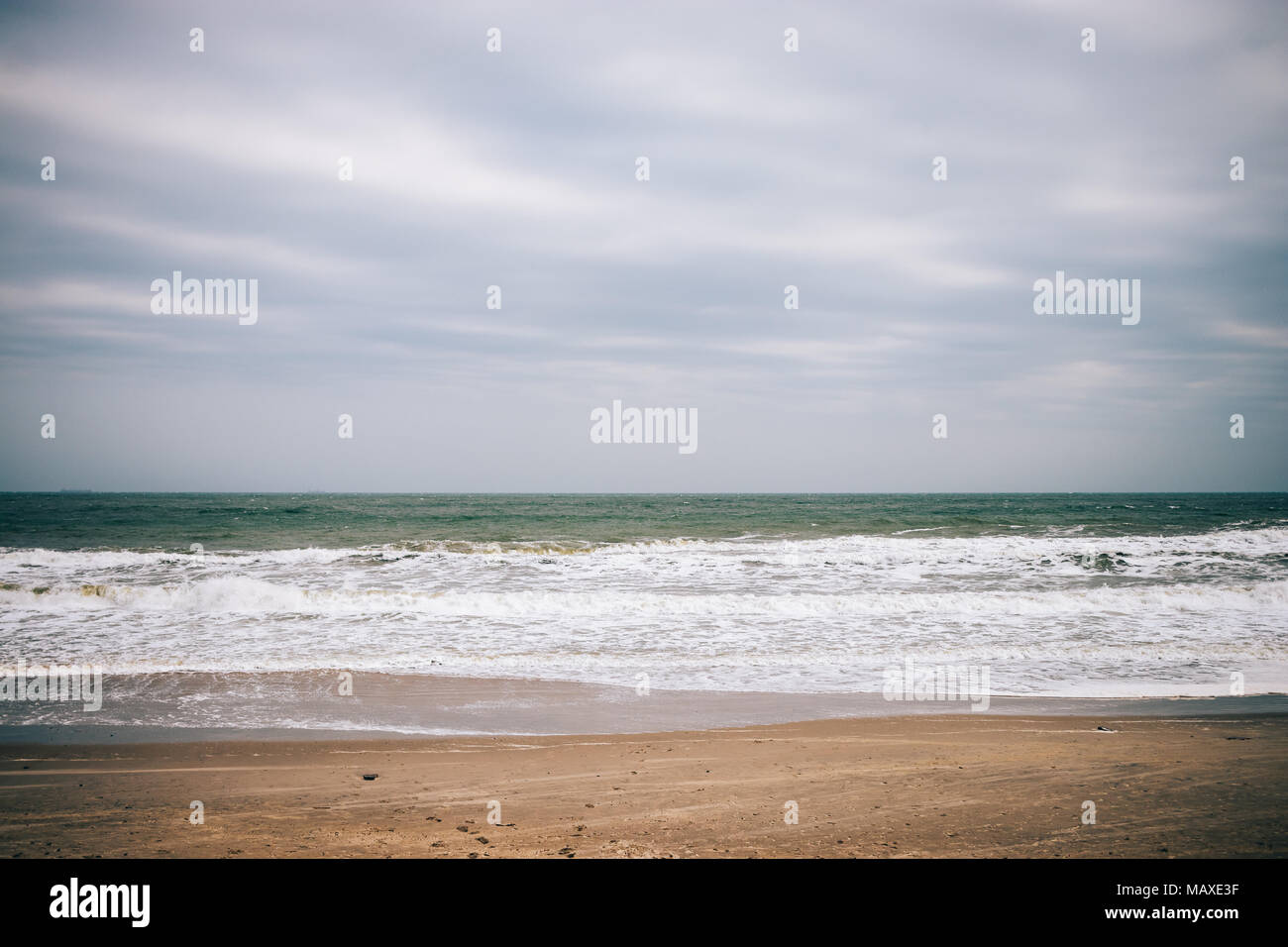 Flat horizon hi-res stock photography and images - Alamy