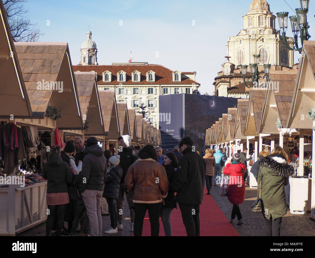 Italian christmas market 2021 hi-res stock photography and images - Alamy