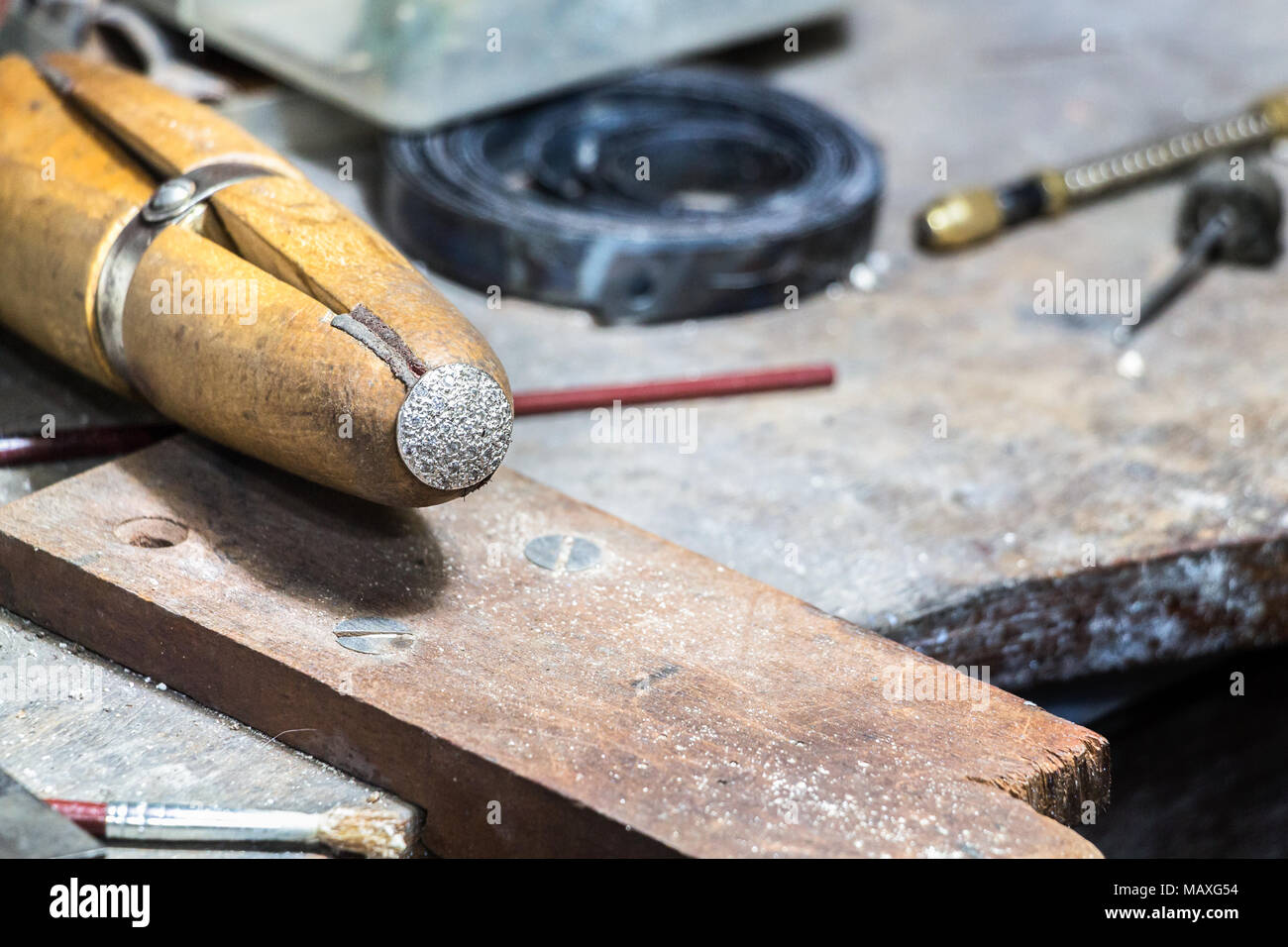 Ring clamp hi-res stock photography and images - Alamy