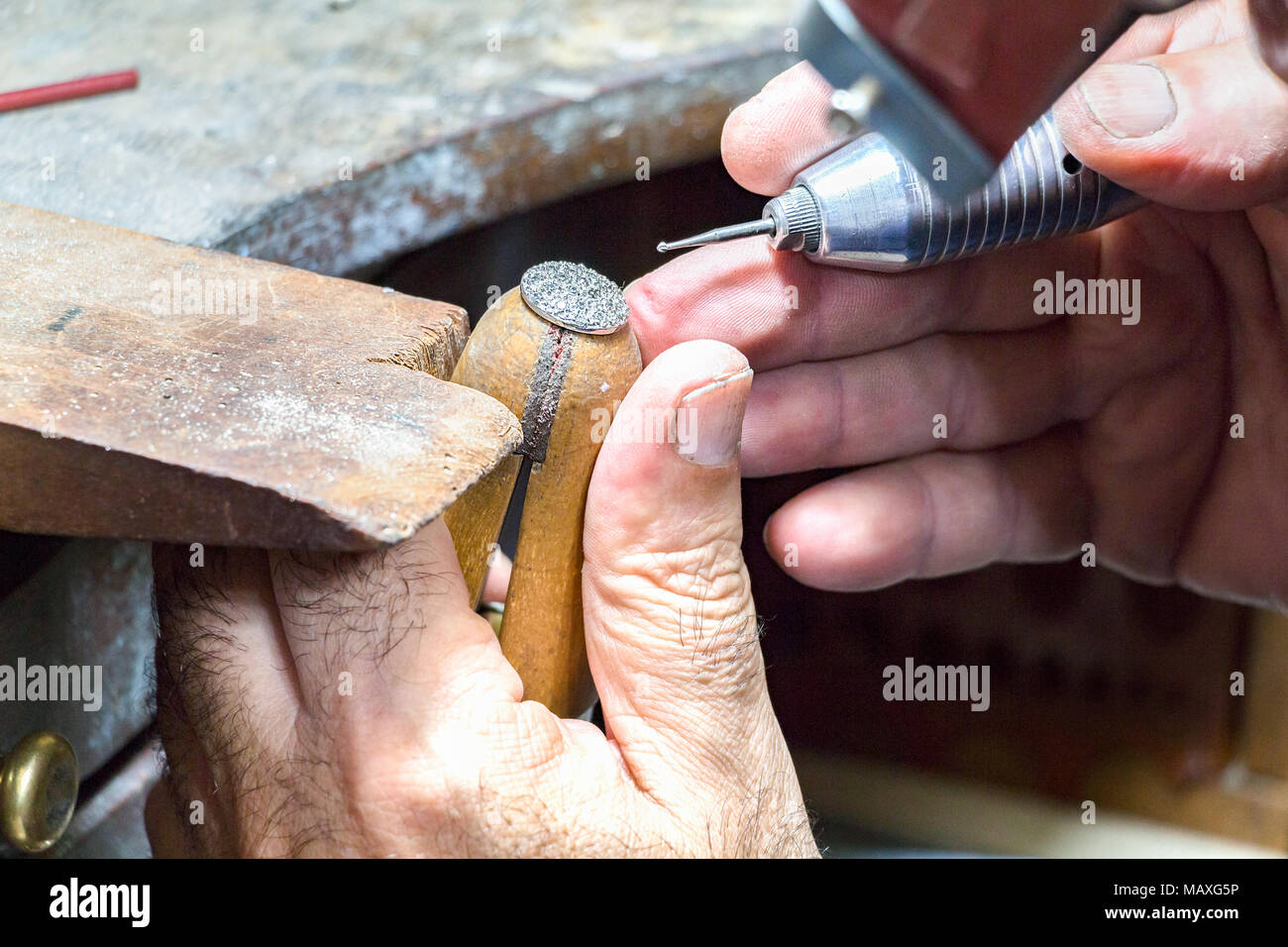 Ring clamp hi-res stock photography and images - Alamy