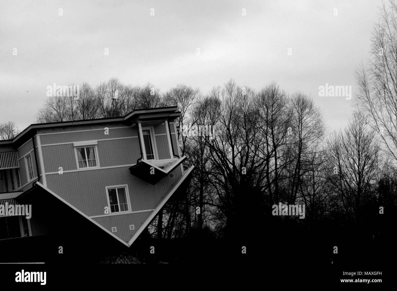 Attractive modern house Black and White Stock Photos & Images - Alamy