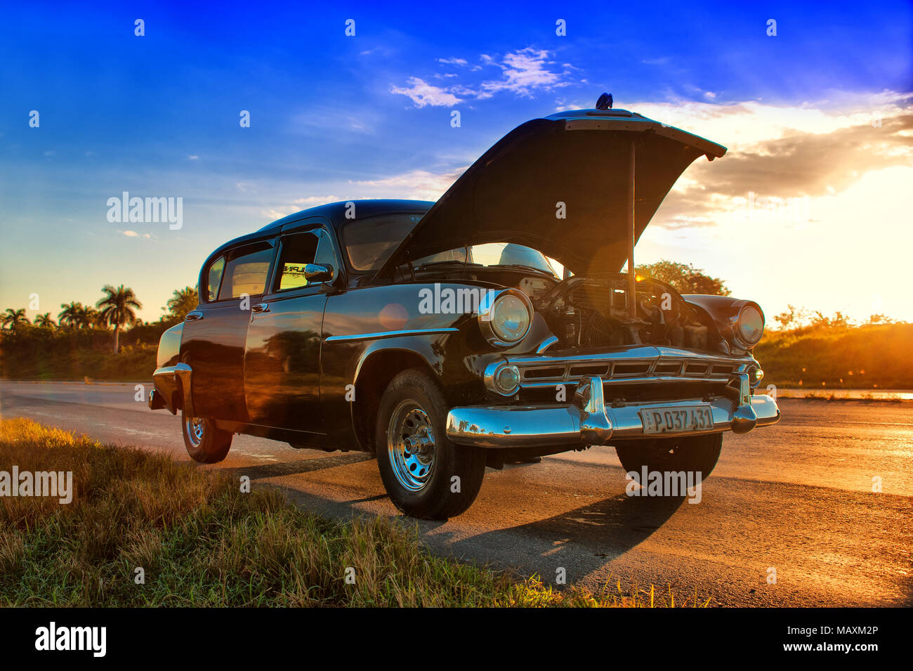 Havana car engine hi-res stock photography and images - Alamy