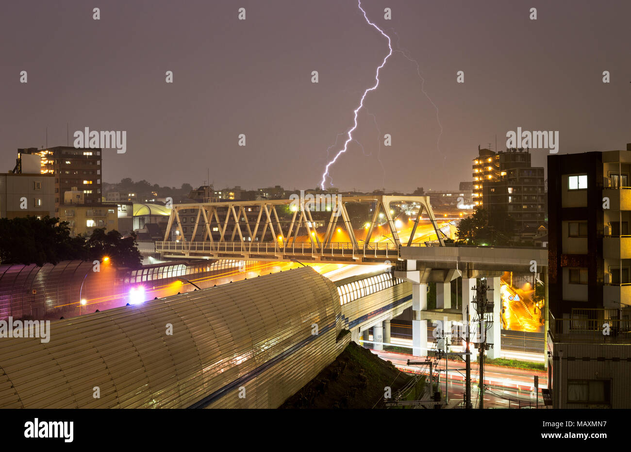 Lightning strikes buildings hi-res stock photography and images - Alamy