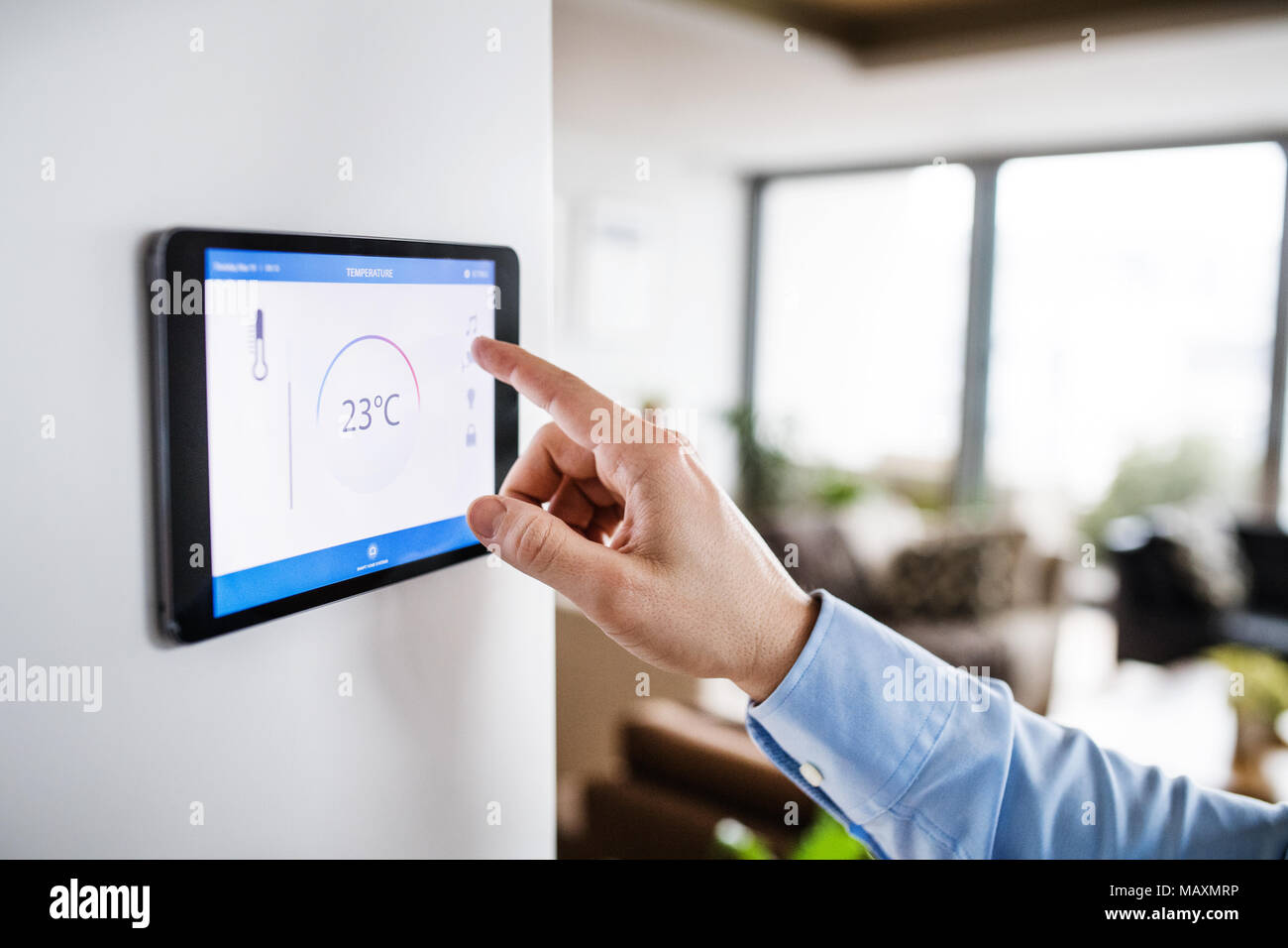 Man pointing remote control hi-res stock photography and images - Alamy