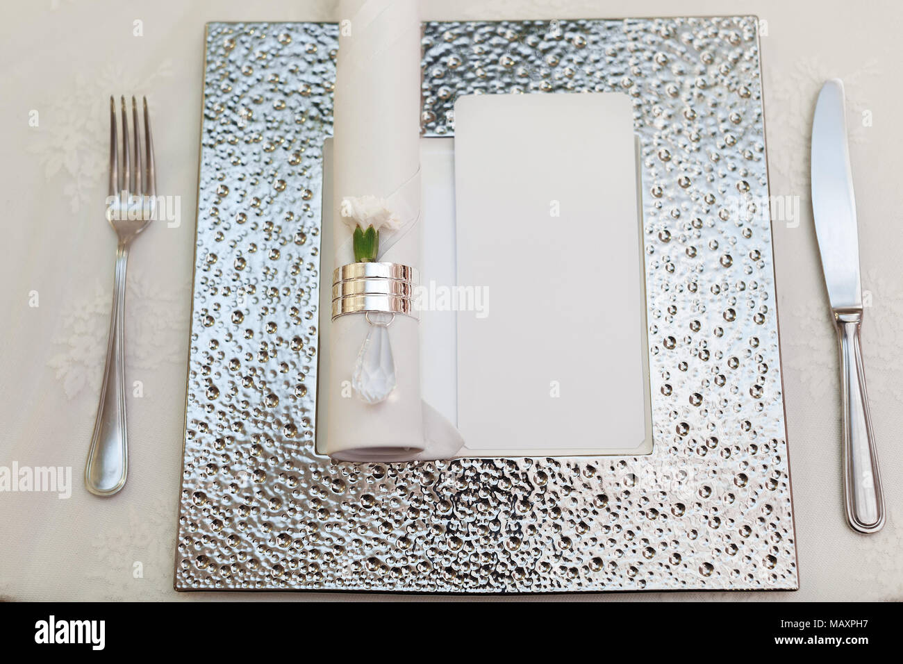 Fine dining table setting top view hi-res stock photography and images ...