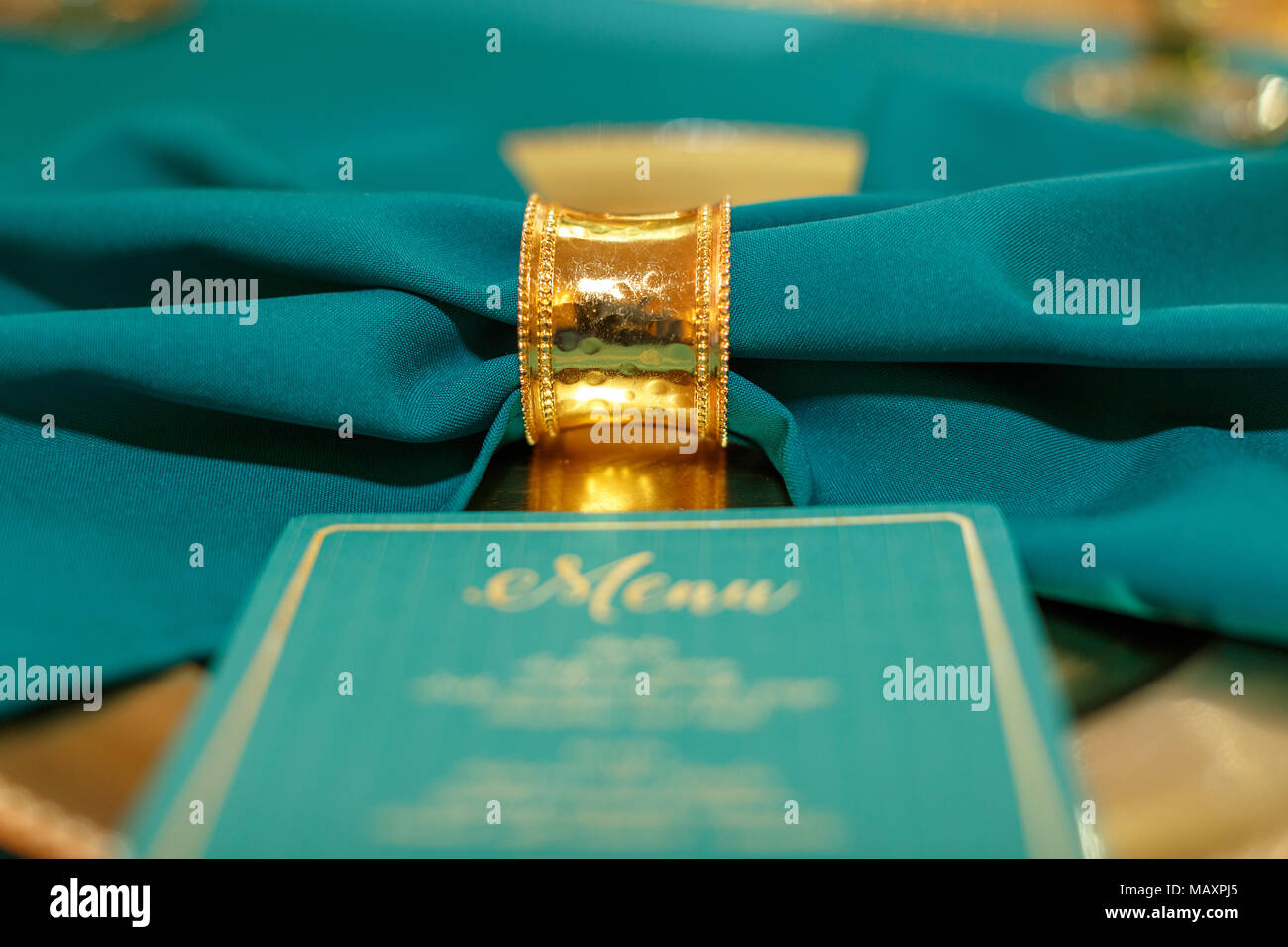 plate in restaurant Stock Photo - Alamy