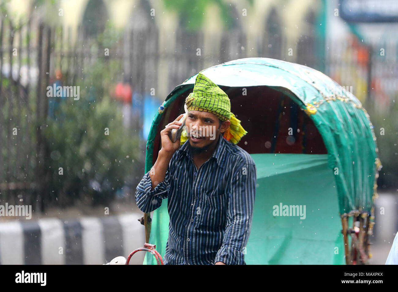 Rickshaw driver looking hi-res stock photography and images - Alamy