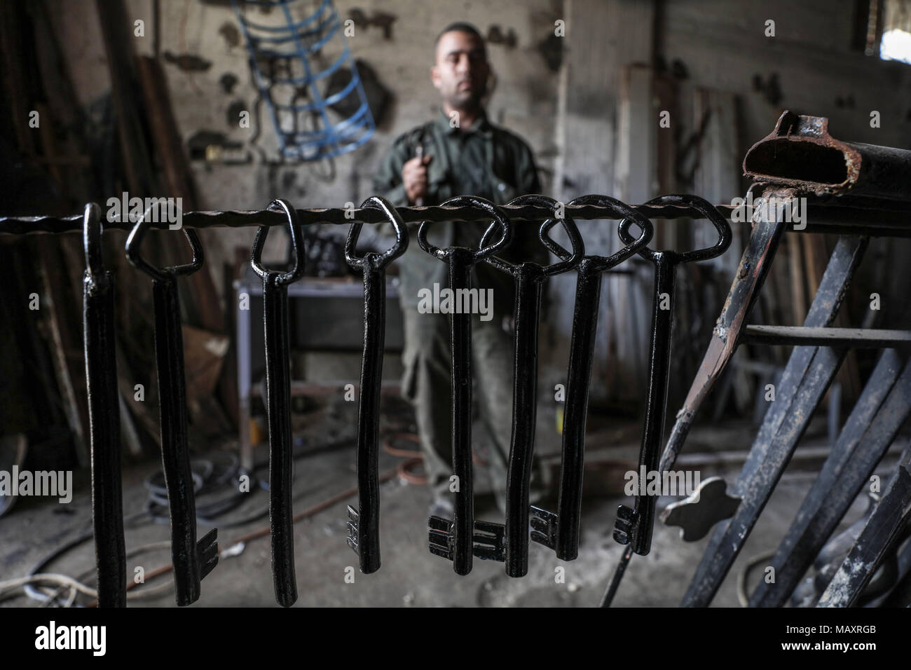 Palestinian blacksmith Ali Banat makes "Keys of Return", which ...