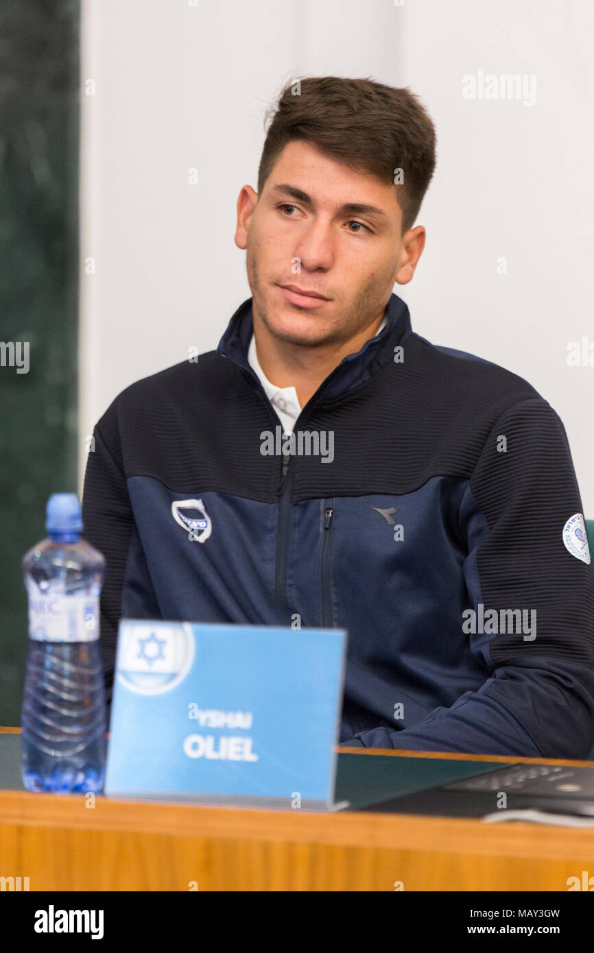 Oliel hi-res stock photography and images - Alamy