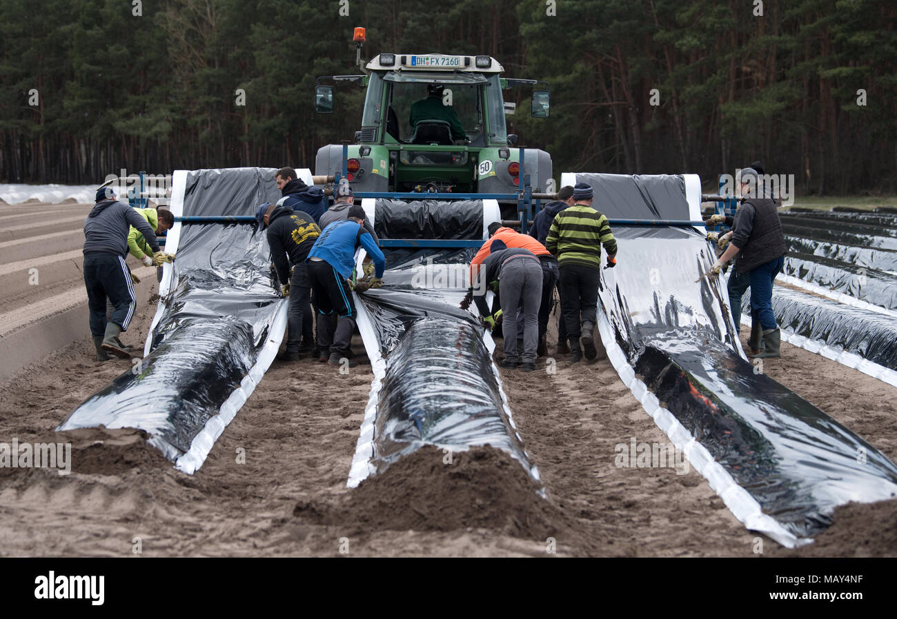 12 5000 embankment hi-res stock photography and images - Alamy