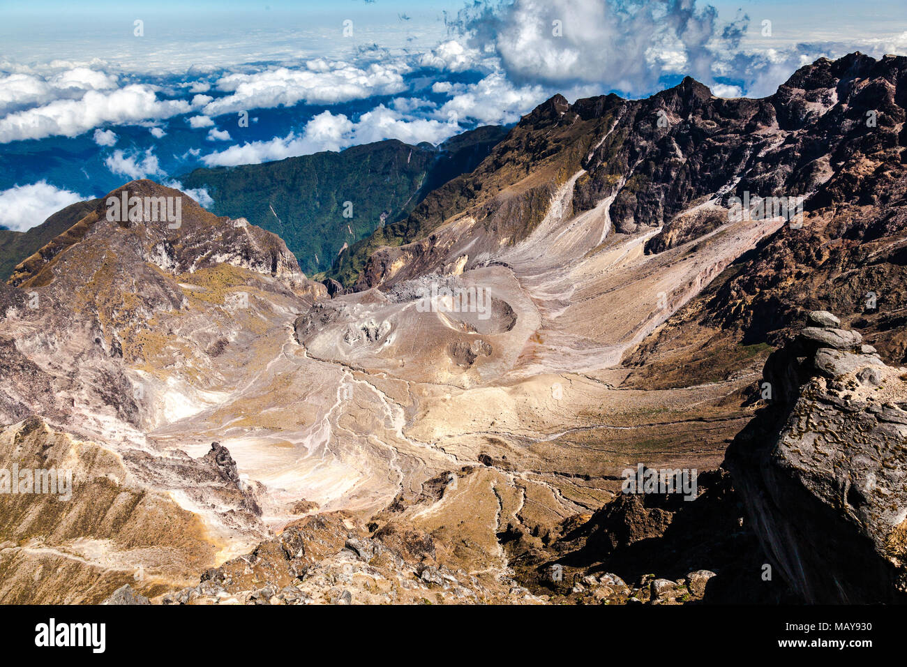 Crater or boiler of the active volcano Guagua Pichincha Stock Photo - Alamy