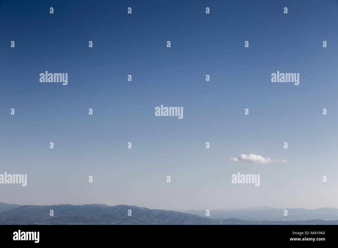 Empty blue sky hi-res stock photography and images - Alamy
