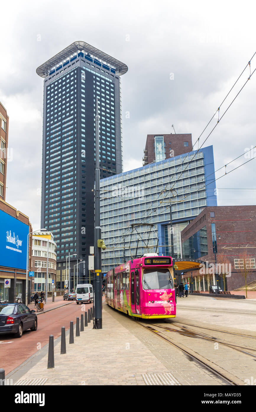 Den haag holland spoor station hi-res stock photography and images - Alamy
