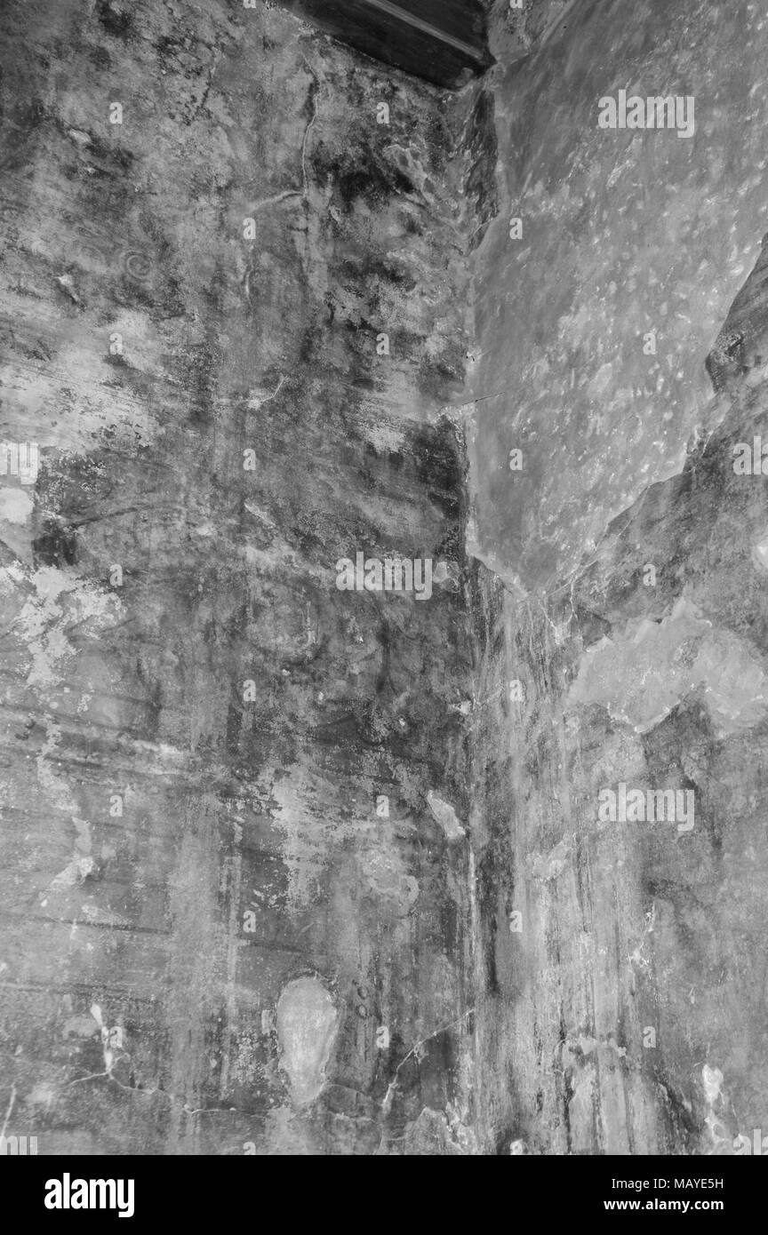 Old house in ruined Black and White Stock Photos & Images - Alamy