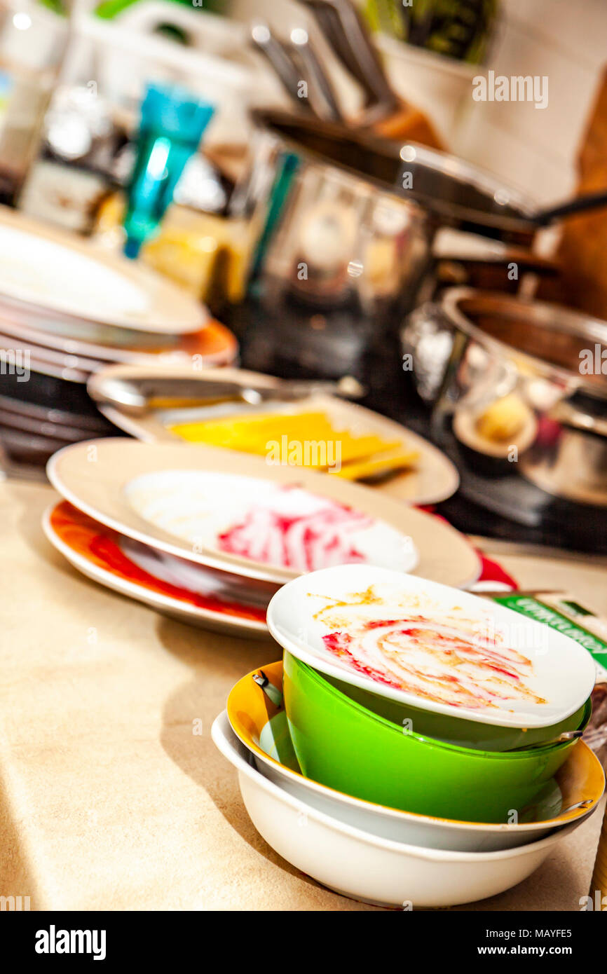 Cleaning up after party hi-res stock photography and images - Alamy