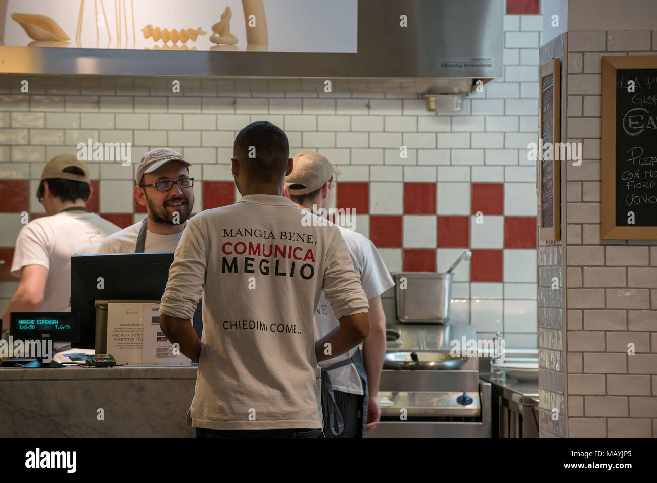 Restaurant workers hi-res stock photography and images - Alamy