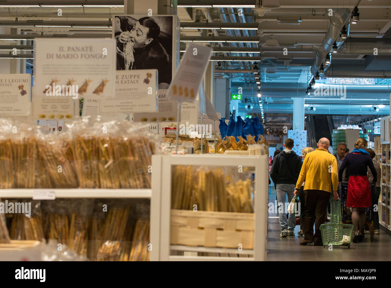 Eataly rome hi-res stock photography and images - Alamy