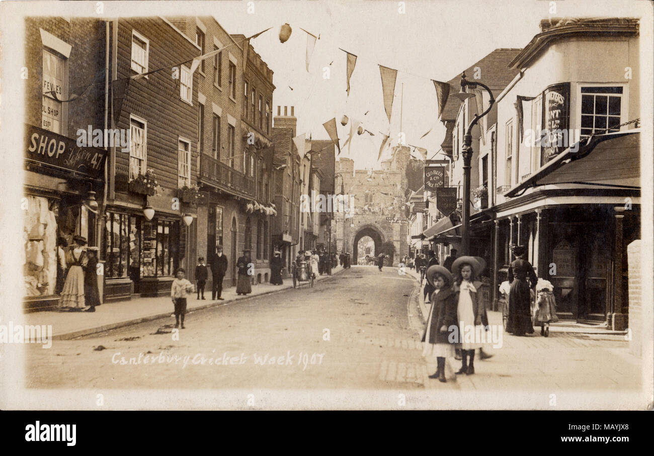 Edwardian street scene hi-res stock photography and images - Alamy