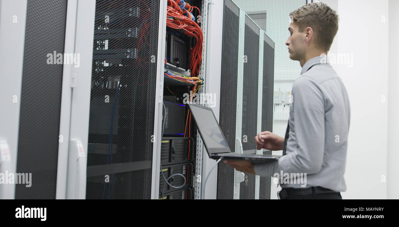 Supercomputer hub hi-res stock photography and images - Alamy