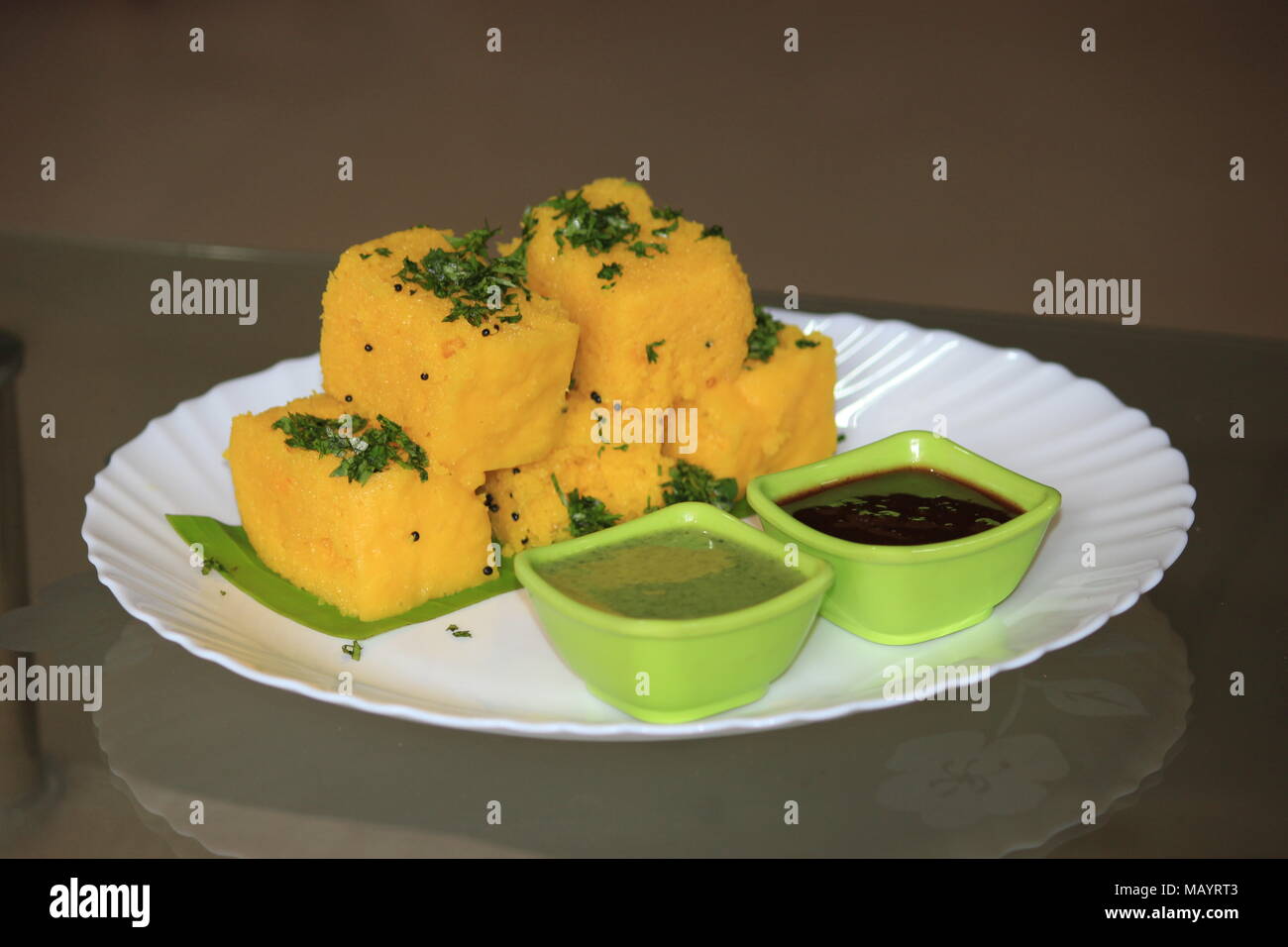 Dhokla hi-res stock photography and images - Alamy
