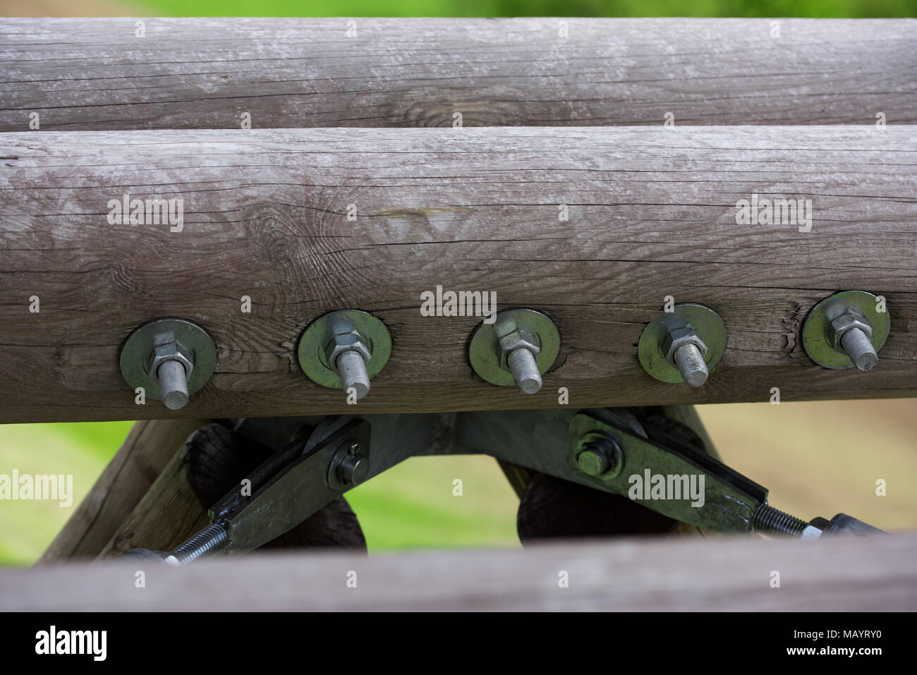 Construction steel beams connected hi-res stock photography and images ...