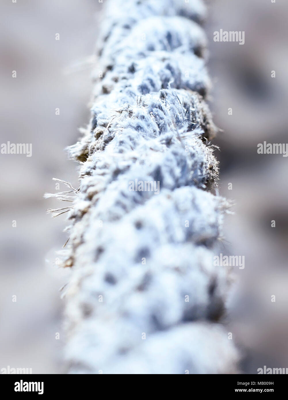 Rope lashing hi-res stock photography and images - Alamy