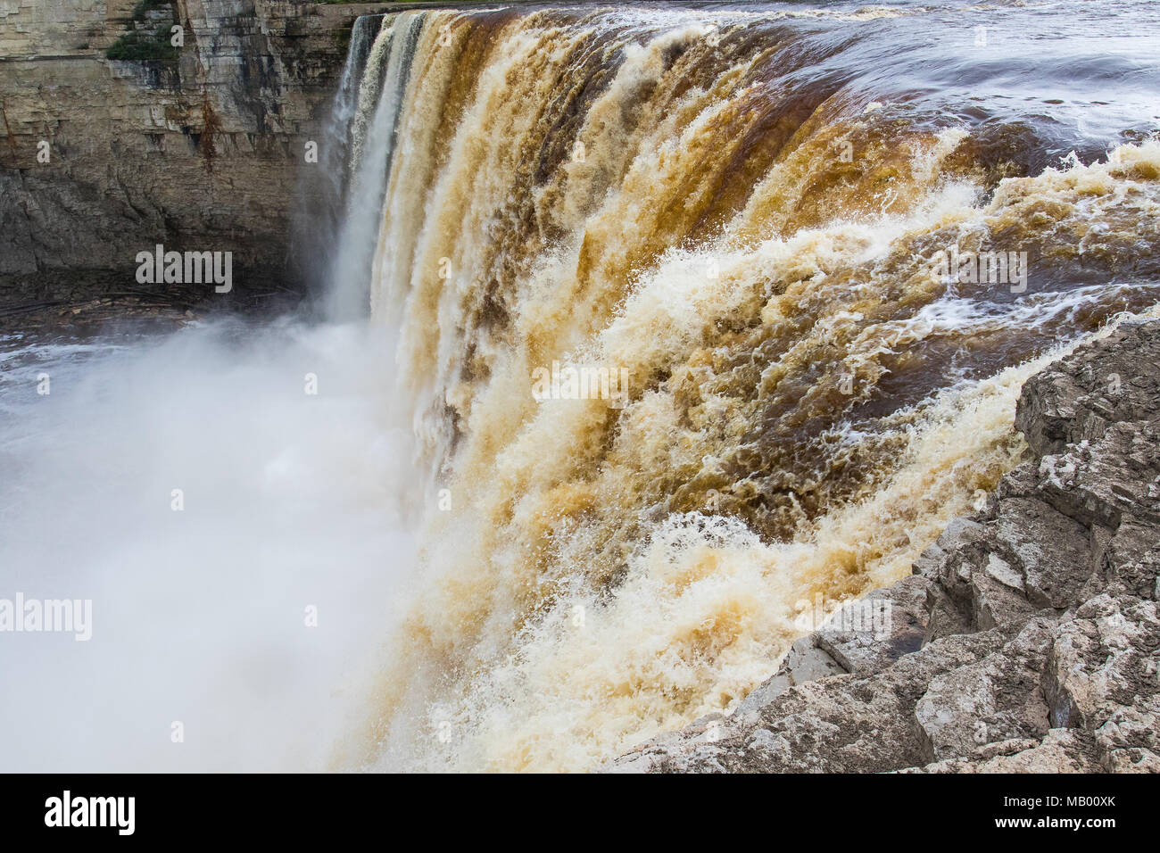 Alexandra Falls tumble 32 meters over the Hay River, Twin Falls Gorge ...