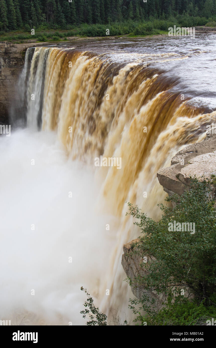 Alexandra Falls tumble 32 meters over the Hay River, Twin Falls Gorge ...