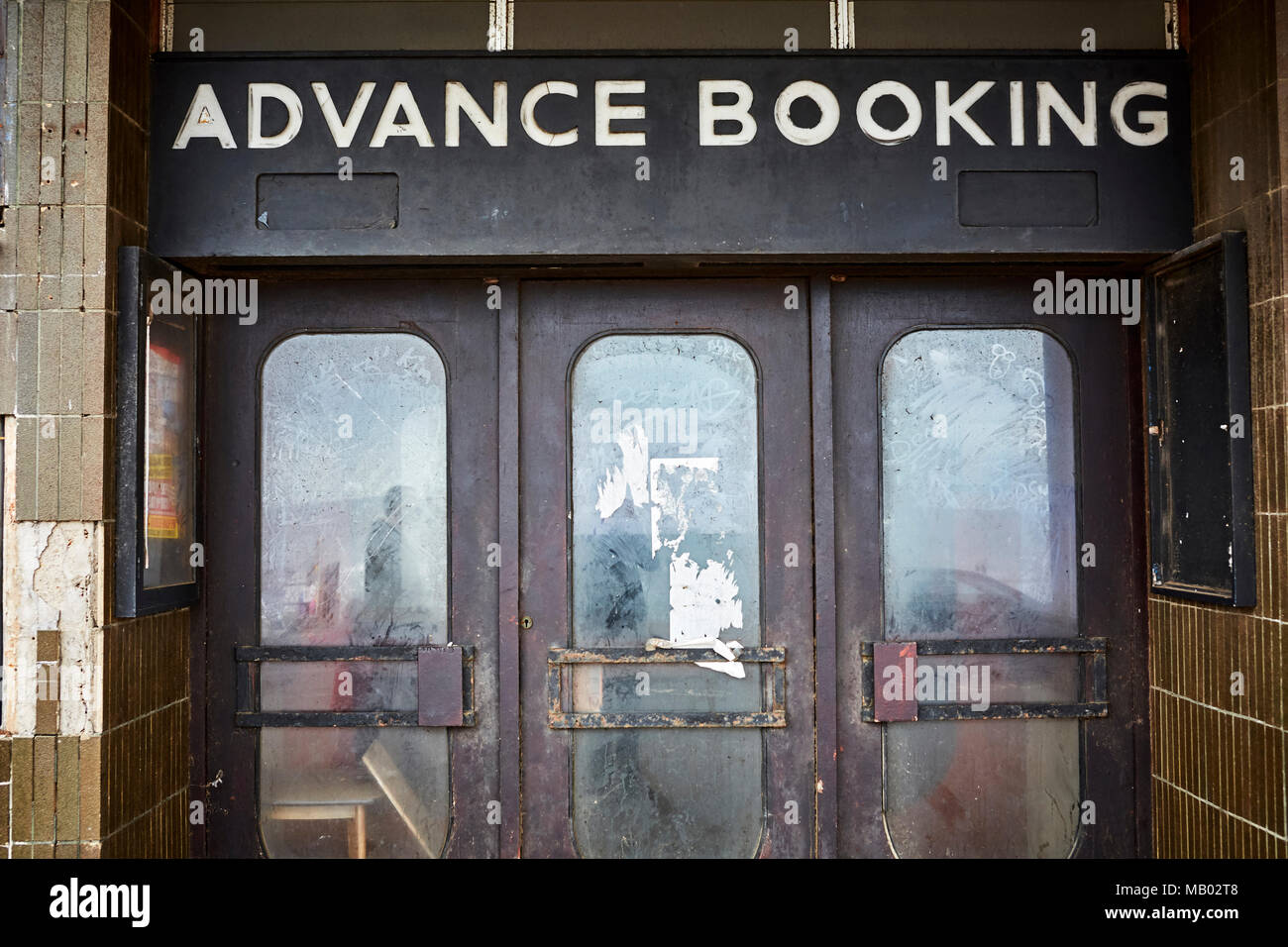 Closed theatre hi-res stock photography and images - Alamy