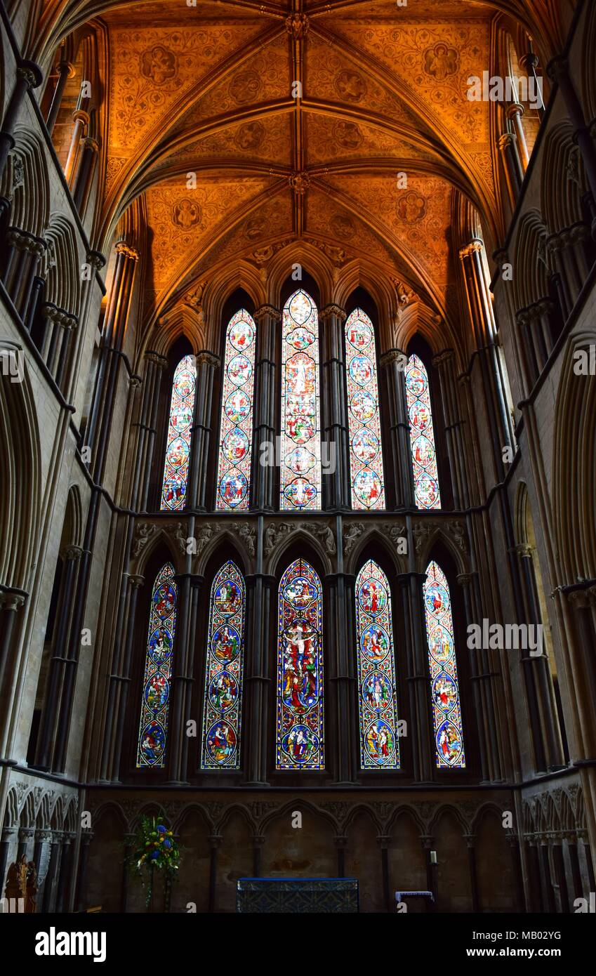 Worcester cathedral window hi-res stock photography and images - Alamy