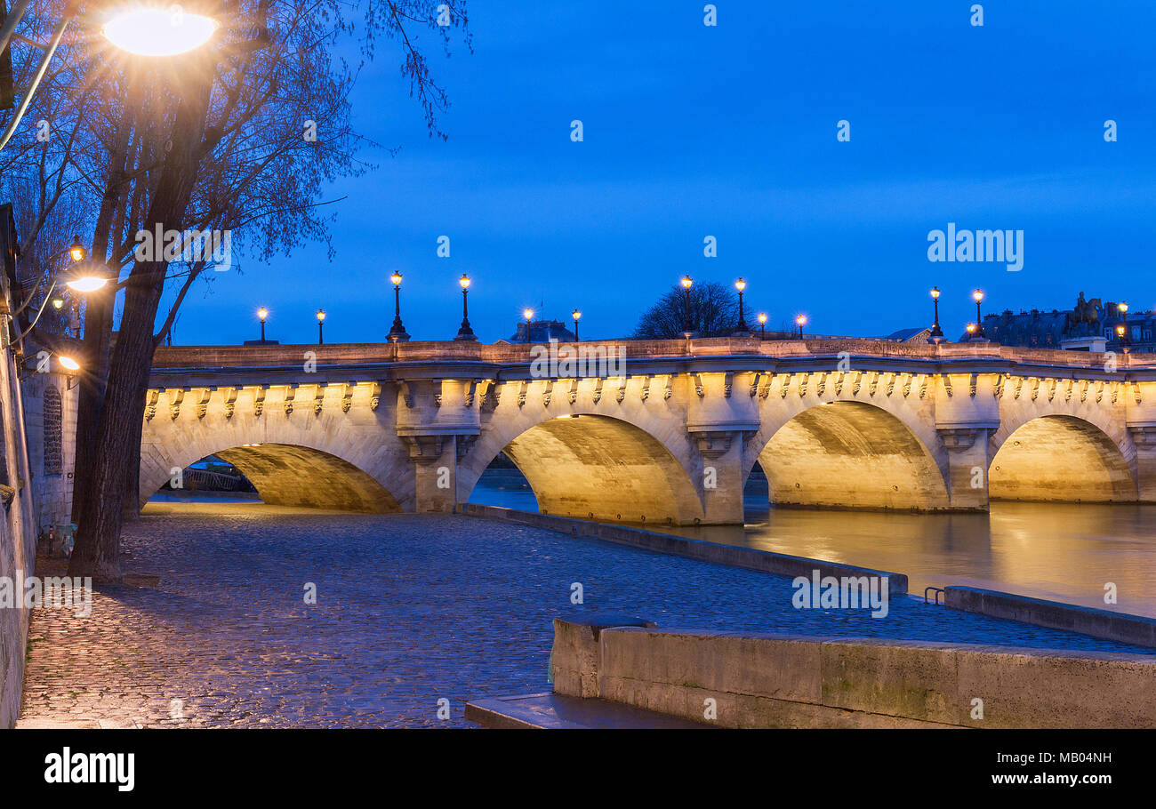 The Pont Neuf New Bridge and Seine river at night , Paris, France Stock ...